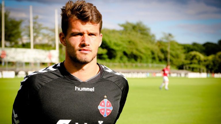 10 Tallest soccer player in the world (2024 Rankings)