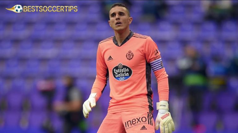 The shortest goalkeeper in football history